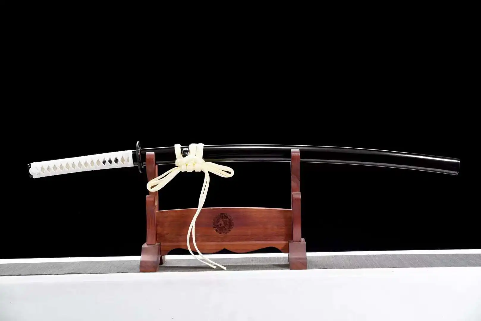 Katana Black And White | 1060 Carbon Steel Katana | Daito Sword