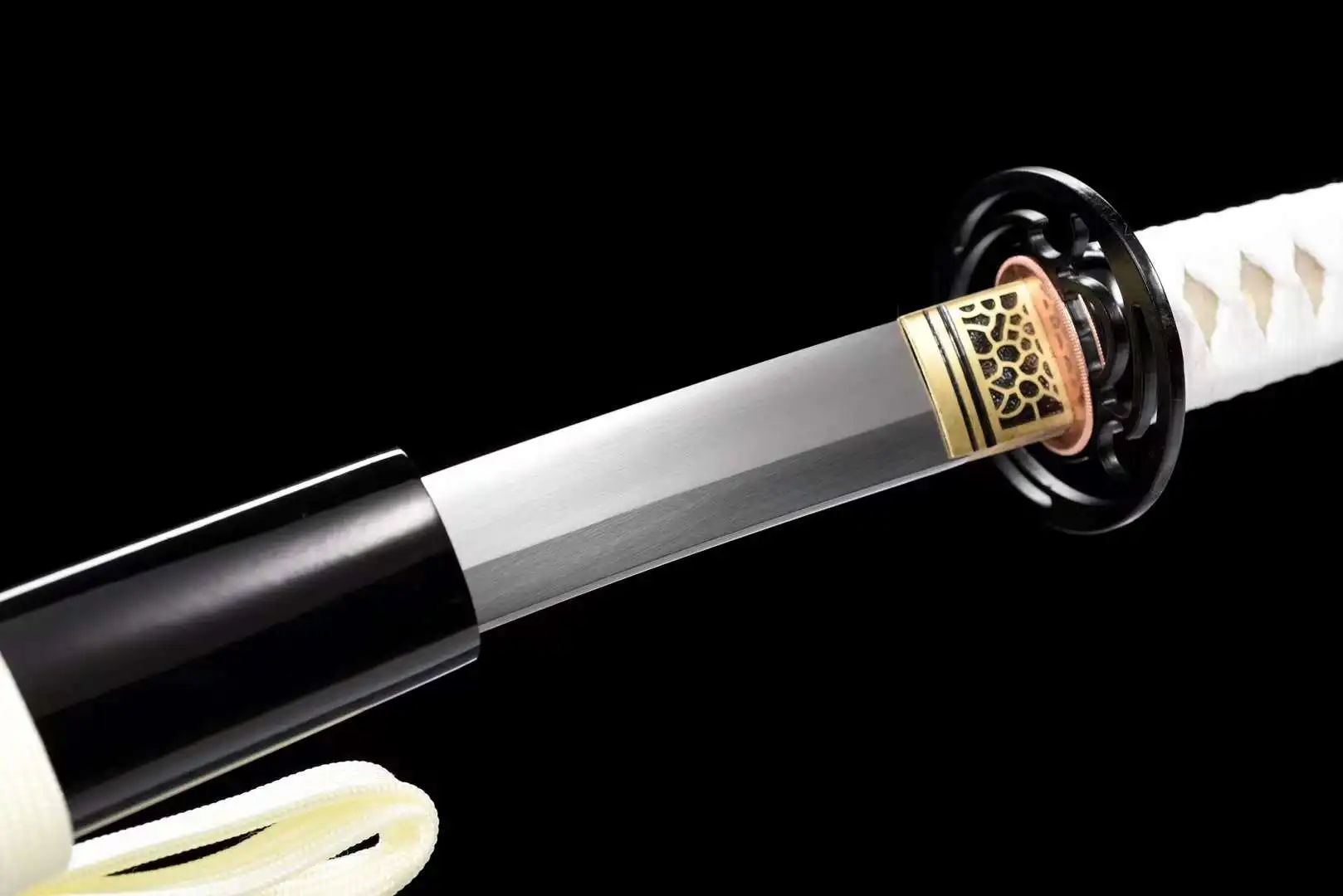 Katana Black And White | 1060 Carbon Steel Katana | Daito Sword